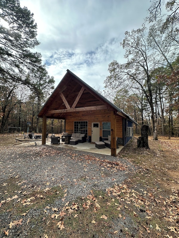 Cozy 3-bedroom Cabin On Petit Jean Mountain With Ac, Wifi - Petit Jean State Park, Morrilton