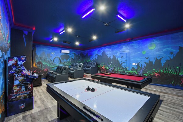 Luxury 15-bedroom Home With Pool, Spa, Theater & Near Theme Parks - Kissimmee, FL