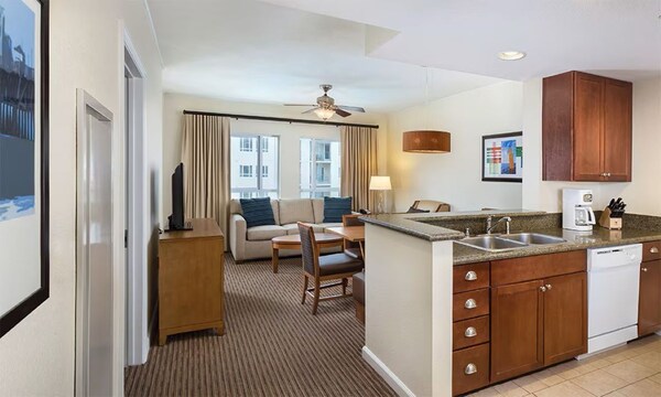 Cozy 2-bedroom Resort In Nice Oceanside With Pool, Beach And Pier Access. - Oceanside, CA