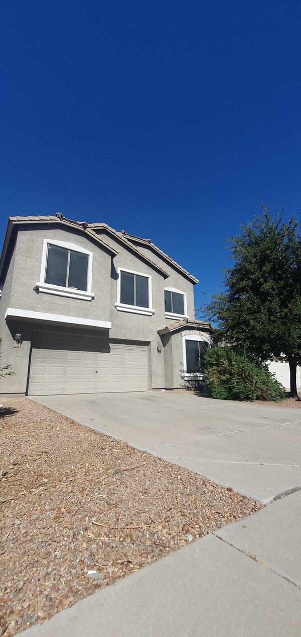 Charming Quite 4-bedroom House Near Restaurants In San Tan Valley Az - San Tan Valley, AZ