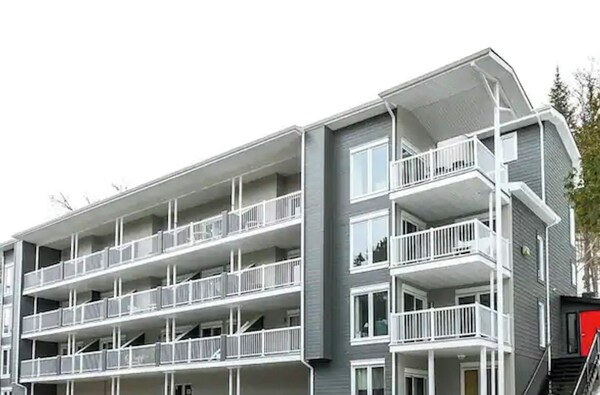 Condo Moderne à 10 Min En Auto De La Station De Ski, Avec Vue Montagnes - Laurentides