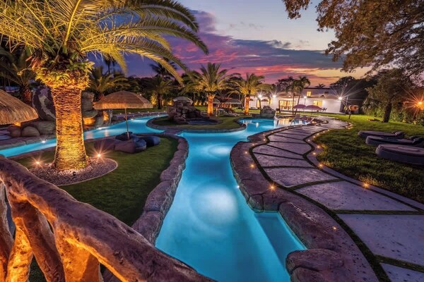 One And Only Lazy River Pool/slides/cinema/courts - Miramar, FL
