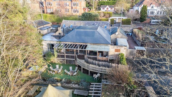 The Stables - Unique Conversion With Hot Tub! - Dundee
