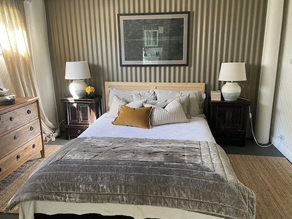 A Beautiful French Inspired Bed And Breakfast Located In Historic Macclesfield. - Adelaide