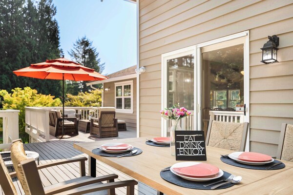 Peaceful Retreat - Near Highways, Parks, & 590sf Deck! - Monroe, WA