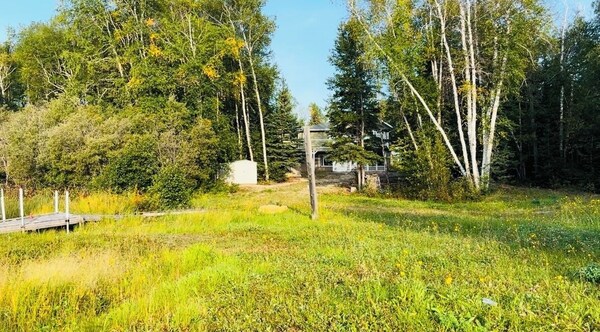 Tranquil Lakefront Heron House - Manitoba