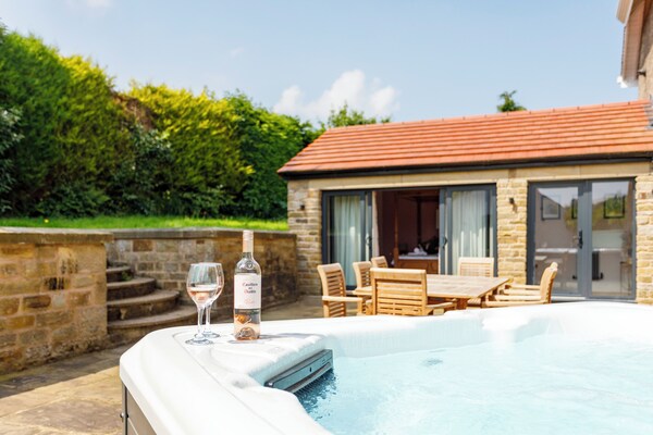 Mainsfield House - Luxury Group Accommodation - Settle