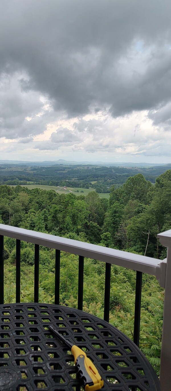 Million Dollar View !  - 8 Person Mountain Home In Fancy Gap, Virginia - Galax, VA