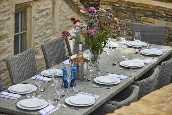 Lavender Cottage - Sleeps 10 Guests  In 4 Bedrooms - Bibury