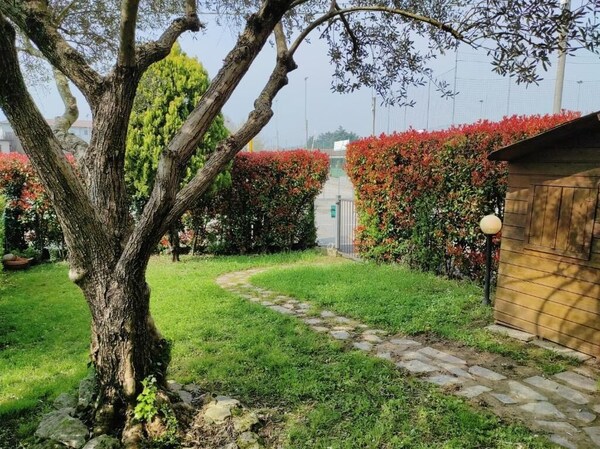 5 Beds - Garden - Pvt Parking - Independent - Vicenza