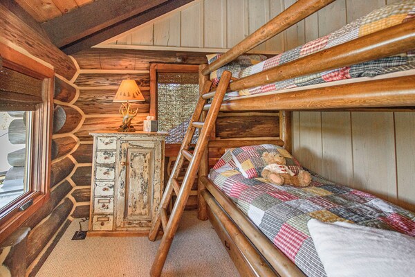 Walnut Hill Lodge - Claytor Lake, VA