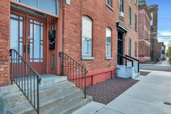 Ironworks Urban Retreat|pet Friendly|rpi|hospitals - Albany, NY