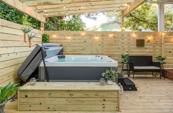 3mi To Dwtn | Hot Tub & Fire Pit - Raleigh, NC