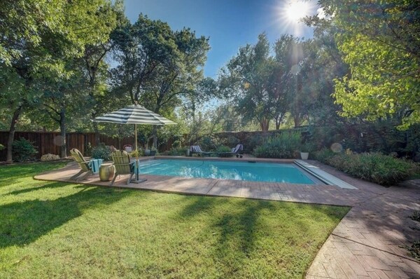 Frank Lloyd Wright Meets West Texas Modern Ranch - Lubbock, TX