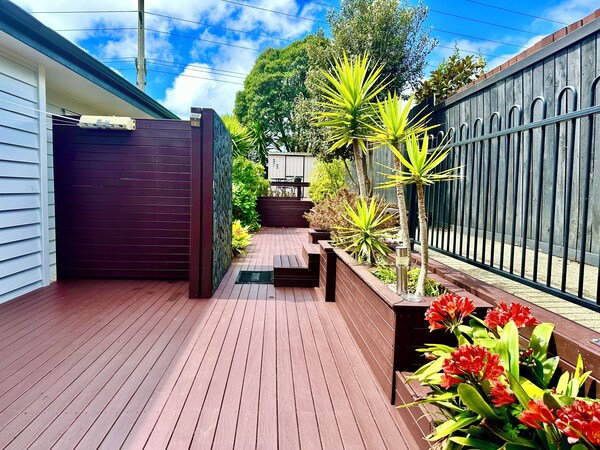 Modern Private 2nd Floor 2bedroom 2 Bathroom Home Unit - Auckland