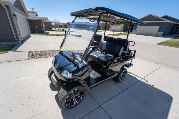 Fun House #265 W\/ Waterpark & Golf Cart - East Okoboji Lake, IA
