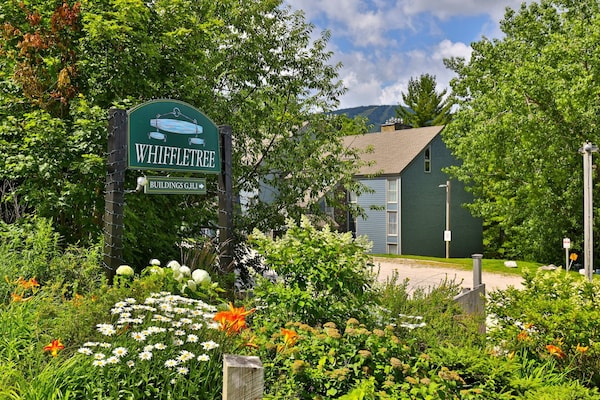 The Summit Suite At Whiffletree Killington: Shuttle Bus. Pool. Discounted Ski Rentals. - Killington, VT
