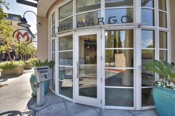 New! Stylish Condo On Santana Row - San José