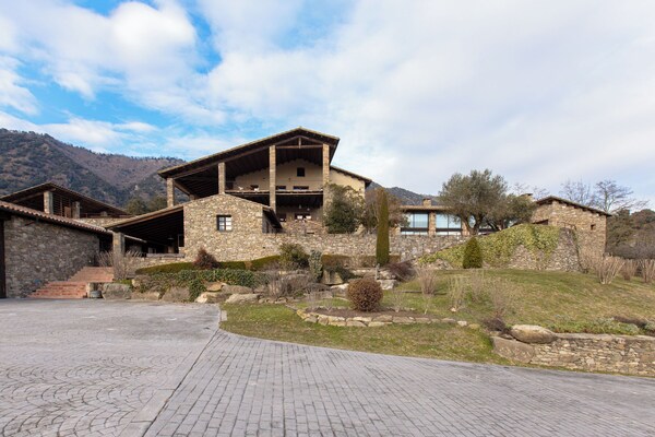 Casa Rural 'Mas Redortra' Con Vistas A La Montaña, Wi-fi Y Aire Acondicionado - Tavertet