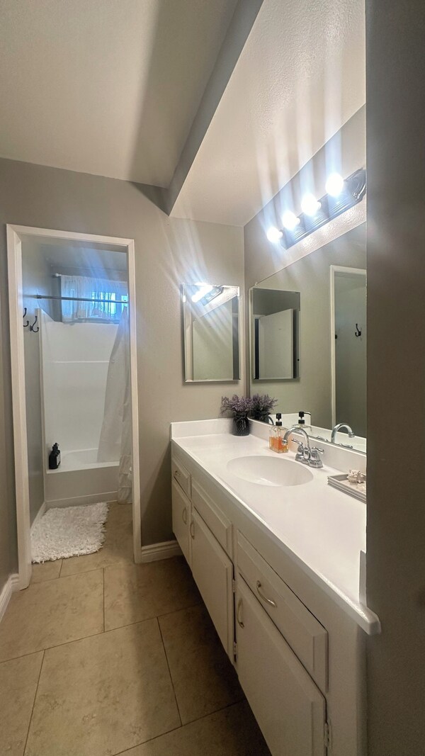 Charming 3bedrms Upland House Wifi & Ac Laundry Petfriendly Near Ontario Airport - Claremont, CA