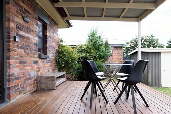 Spacious 3-bed, Mins From City Centre - Launceston