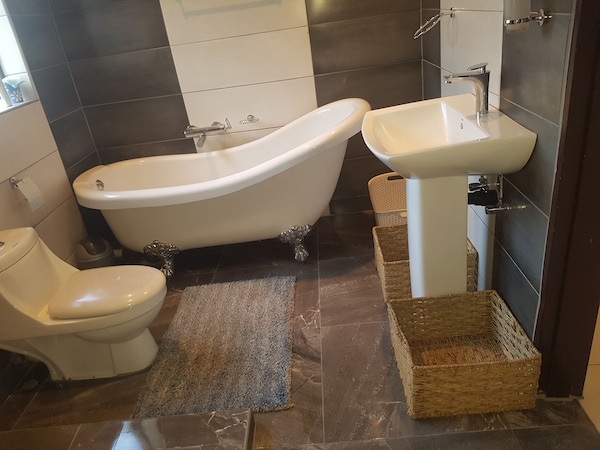 Lovely 1-bedroom House In Harare With Wifi Access - Harare