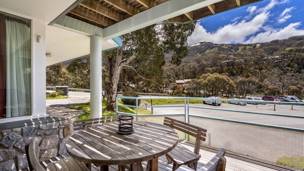 Aspect 5 - 3 Bed & Loft Chalet A Stones Throw From Everything Thredbo Has To Offer - Thredbo