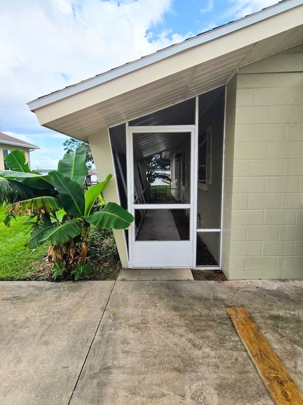 Serene, Cozy, Lakefront Home - 溫特黑文