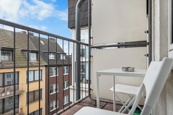 Basic But Comfortable, Cosi - 30 Min To Dusseldorf Exhibition/fair, Great Value - Duisburg