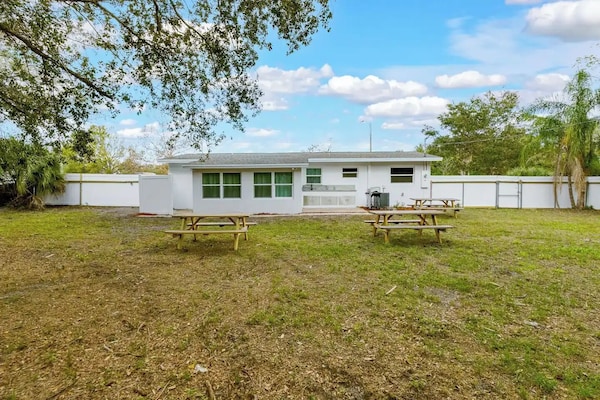 King Bed. Great Parking. Message With Questions.\n\n - Titusville, FL