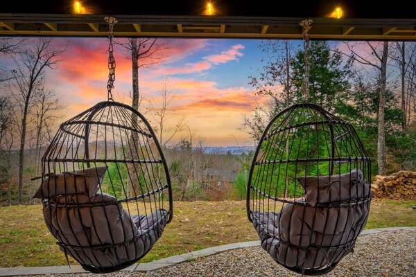 New A-frame Chalet - Mountain Views-sleeps 14 W/ Swimspa-firepit-sauna-dogsok - Maine