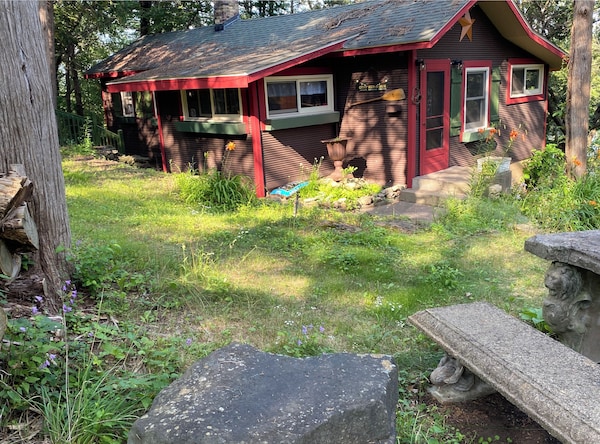 Charming 2-bdrm Cabin In Quaint Afton Area With Seasonal Views Of River! - Hudson, WI