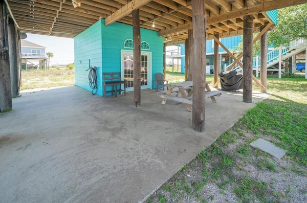Walk To Beach, Restaurants, & Shopping. Charming, Pet-friendly 3br Bungalow. - Dauphin Island, AL