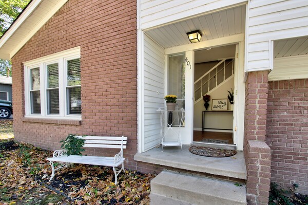 "Broken Arrow 3-bedroom Retreat  Cozy, Family-friendly With Wifi & Ac!" - Broken Arrow, OK