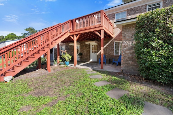Charming 2-bedroom 1 Bath Cozy Condo With Free Bottle Of Wine And Smart Tvs - Mount Pleasant, SC