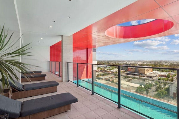 Blue Pool Escape Stunning Views - Prospect