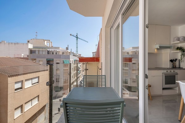 Casa Amorosa Apartment With Pool - Close To Beach, City Centre And Bus Station - Torrevieja