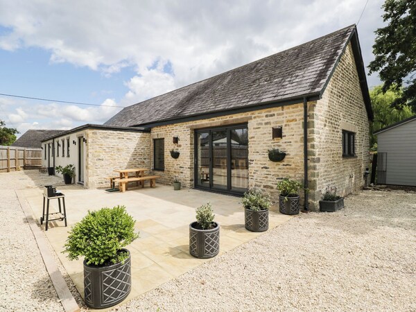The Old Stable, Pet Friendly, Character Holiday Cottage In Gillingham - Shaftesbury