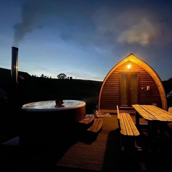 Cosy Cabin With Hot Tub In The Welsh Countryside - North Wales