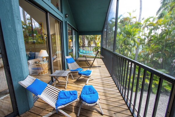 Newly Renovated Home On Captiva With A Perfect Blend Of Indoor And Outdoor Living - Captiva, FL