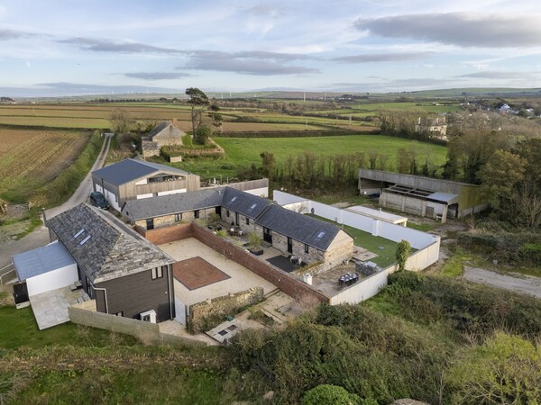 Trebyre - Pet Friendly Barn Conversion - Cornouailles