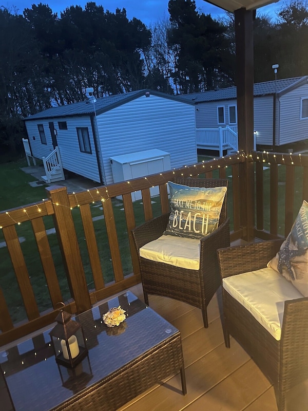 Seaside Escape - Cayton Bay Cabin - Yorkshire