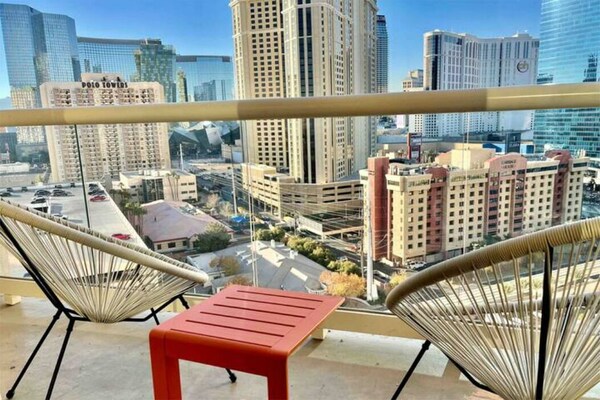 #1 Booked 1bd/2ba Strip View Residence Inside The Mgm Resort - Come See Why! - Bellagio