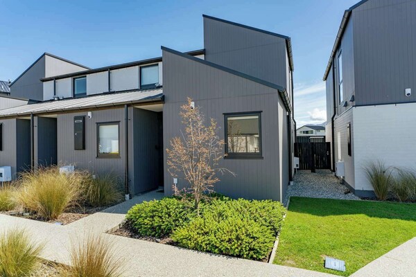 Willow Lane Summary: - Wanaka