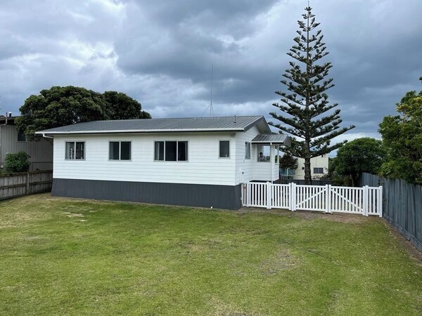 Sea Views 3-bedroom Waihi Beach - Waihi Beach