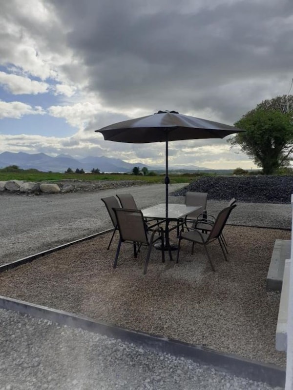Stable Hill House,\n5km From Killarney Town\nrural, Private & Peaceful Location\n - Killarney