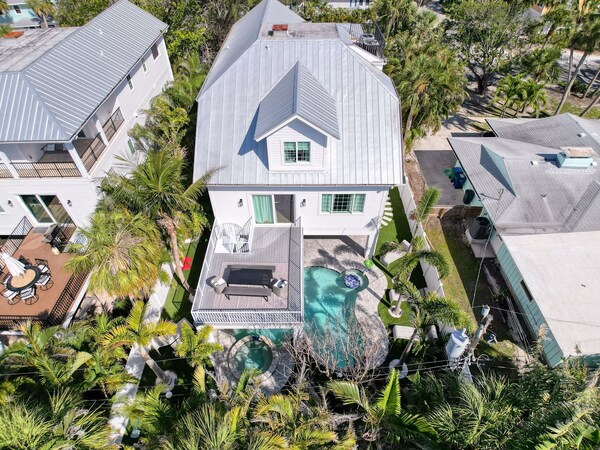 Luxury 3-story Beach Home With Pool & Spa, Anna Maria - Bradenton Beach, FL