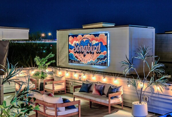 Spacious Home With Hot Tub, Game Room & 13 Beds! - テネシー州