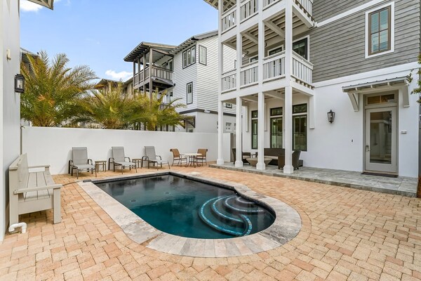 Southern Seaside Cottage & Carriage House: Private Pool, 6-min Walk To Beach - Panama City Beach, FL