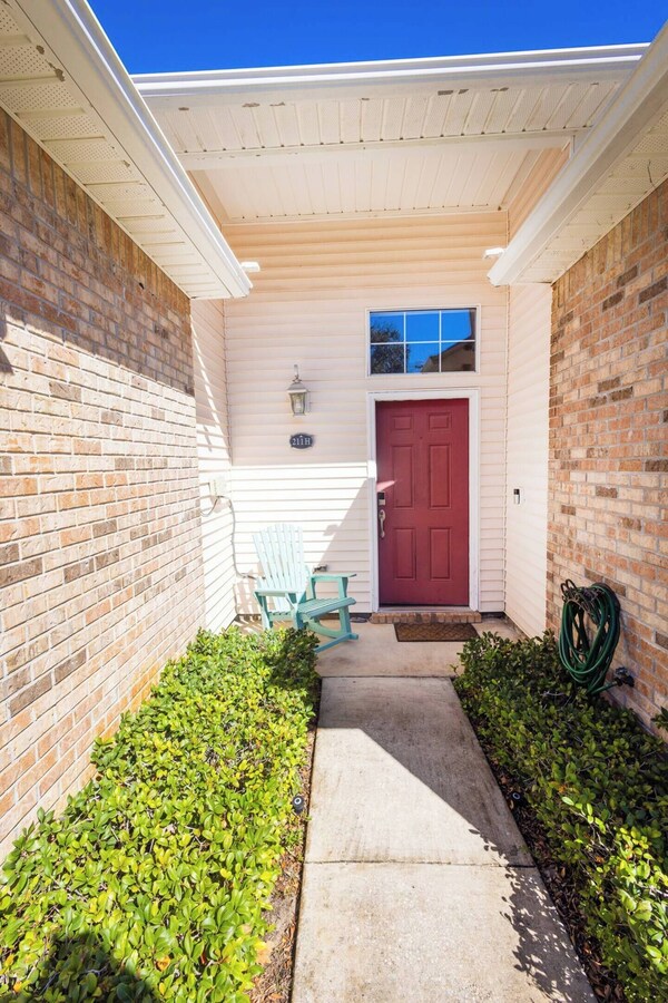 Charming 2-bedroom Townhome With Ac And Wifi In Wonderful Fort Walton Beach - Okaloosa Island, FL